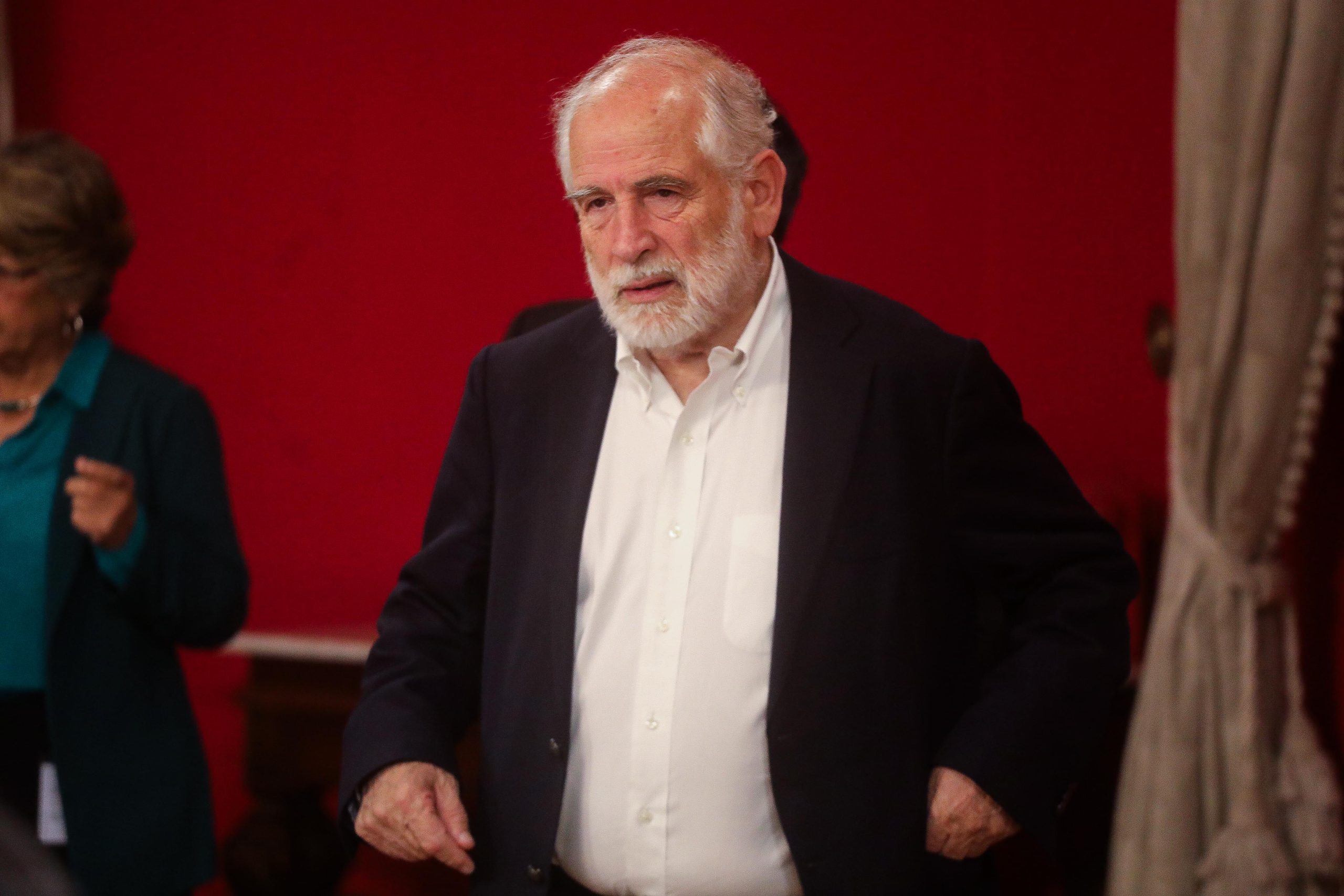 Moller & Pérez-Cotapos presenta: Surge idea de acusación constitucional ...
